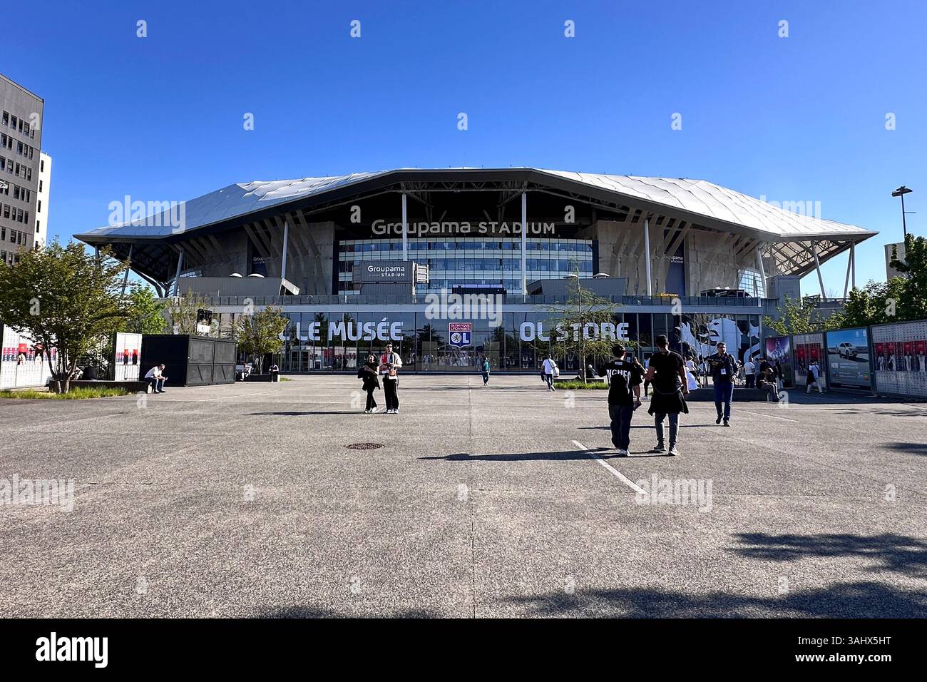Lyon, France. 10th Apr, 2025. General View outside the Stadium during ...