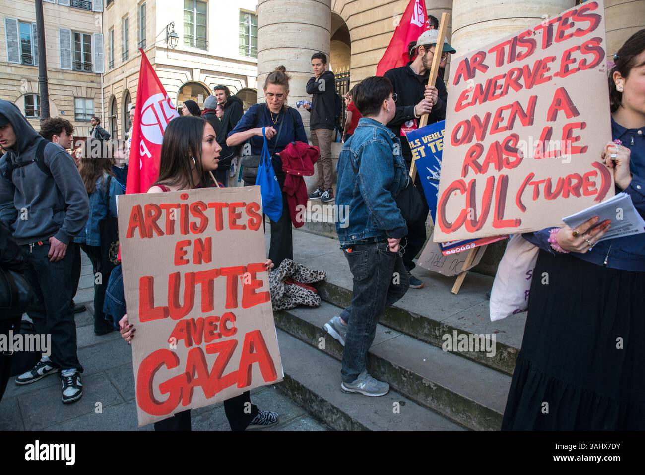 Paris, France. 10th Apr, 2025. Cultural professionals are mobilizing against austerity policies ...