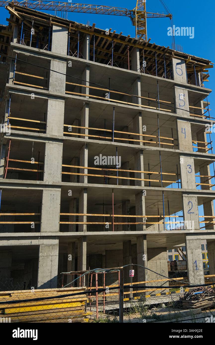 Scaffolding under concrete slab hi-res stock photography and images - Alamy