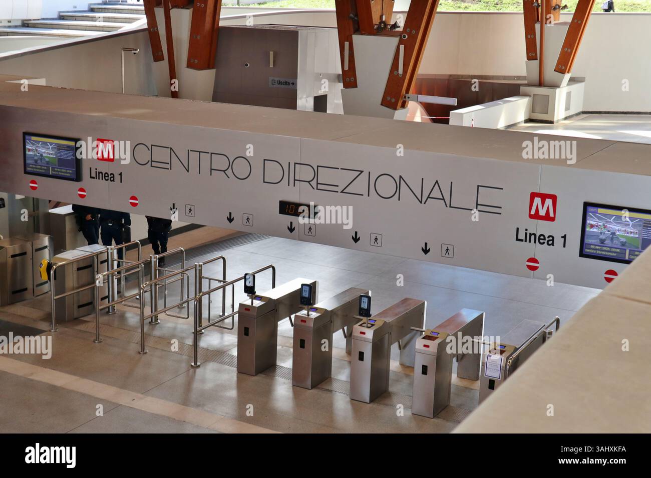 Napoli - Ingresso della stazione metro Centro Direzionale Stock Photo ...