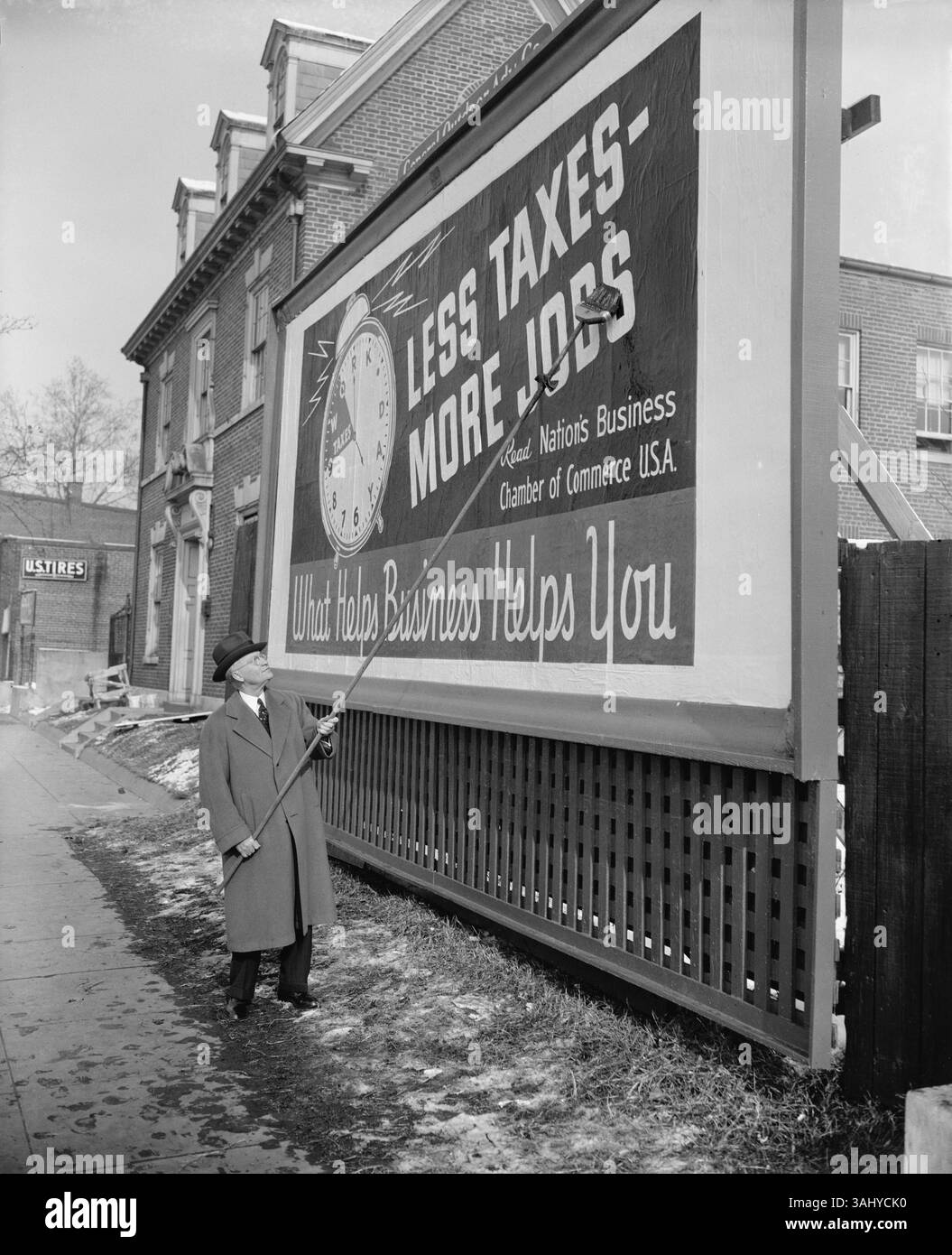 Anti tax sign hi-res stock photography and images - Alamy