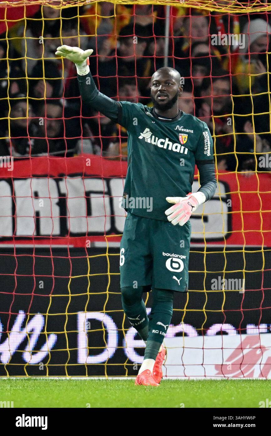 Lens, France. 16th Feb, 2025. goalkeeper Herve Koffi (16) of Lens ...