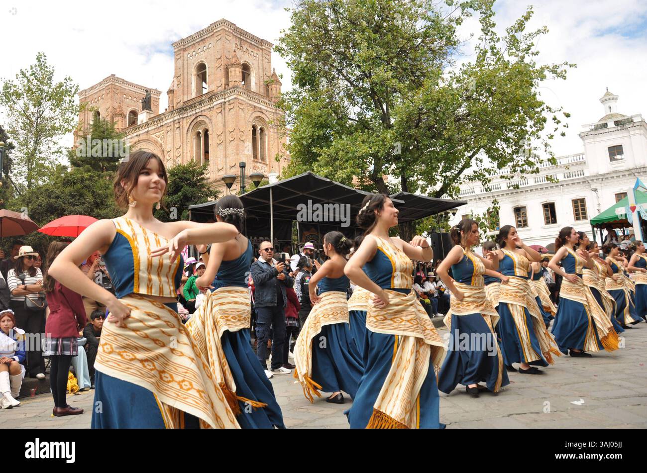 CUENCA STUDENT PARADE FIESTAS DE CUENCA Cuenca,Ecuador April 10, 2025 ...