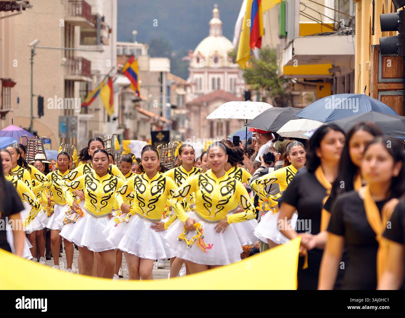 CUENCA STUDENT PARADE FIESTAS DE CUENCA Cuenca,Ecuador April 10, 2025 ...