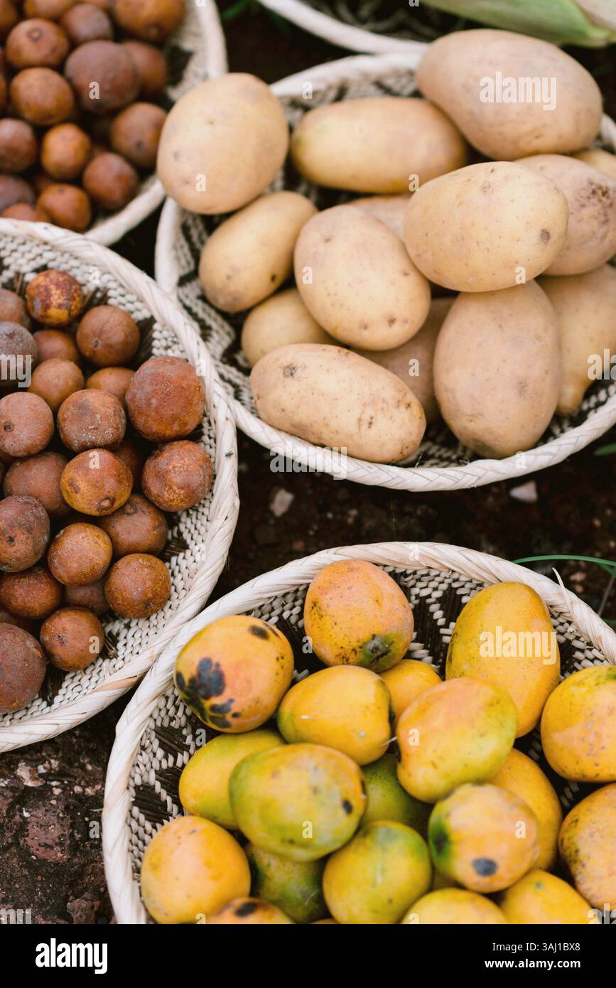 Village mango market hi-res stock photography and images - Alamy