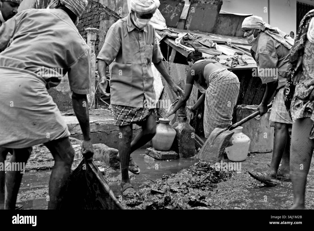 India open sewage hi-res stock photography and images - Alamy