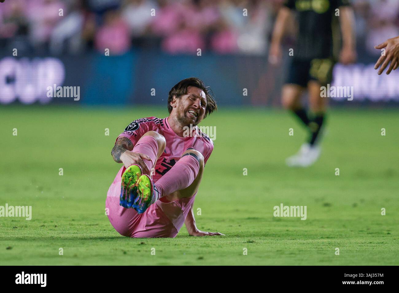 FORT LAUDERDALE, FL - APRIL 09: Lionel Messi #10 of Inter Miami CF ...