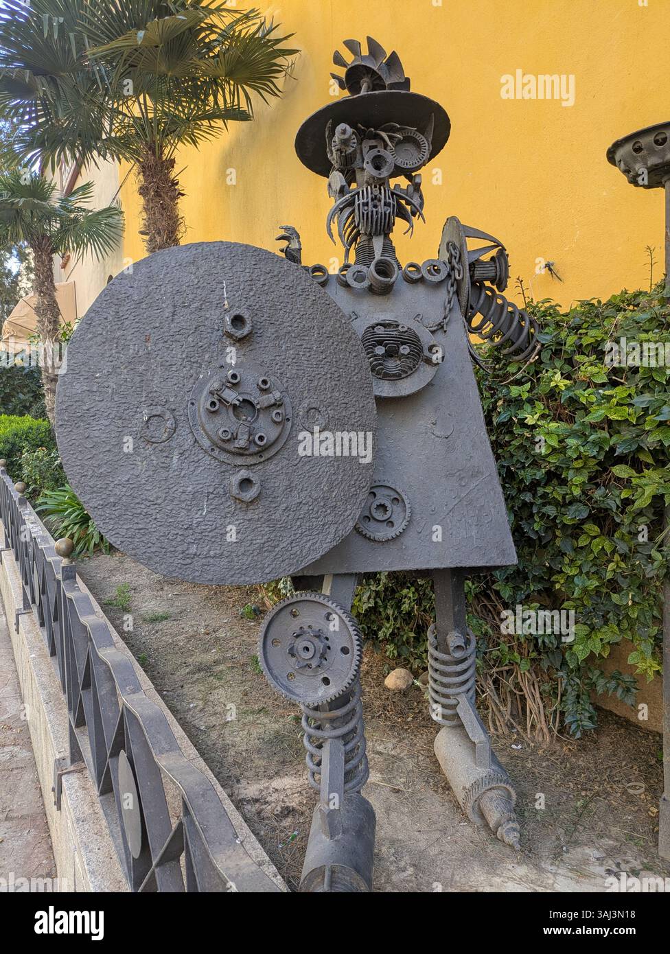 Armour sculpture hi-res stock photography and images - Alamy