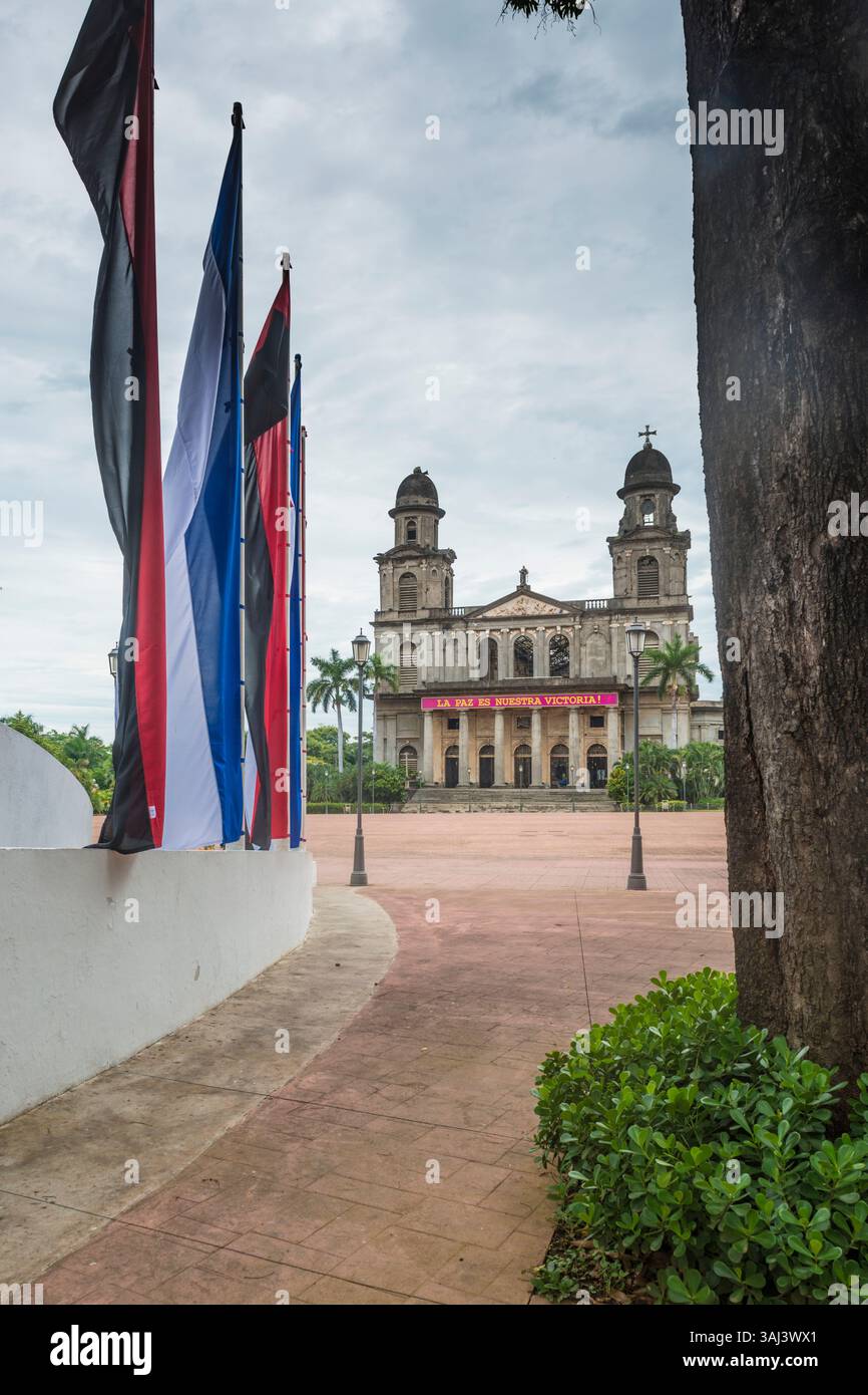 The damaged Old Cathedral of Managua after the 1972 earthquake ,seen ...