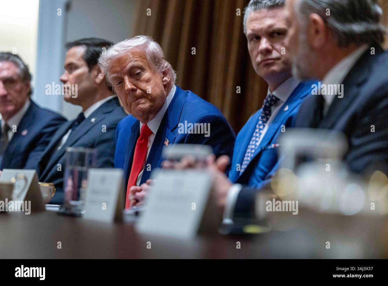 2025 us president donald trump cabinet hi-res stock photography and ...