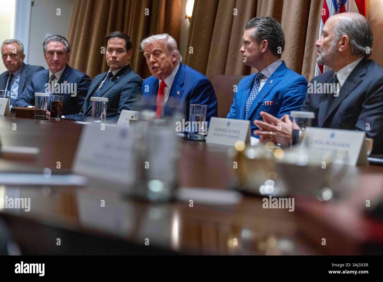 2025 us president donald trump cabinet hi-res stock photography and ...