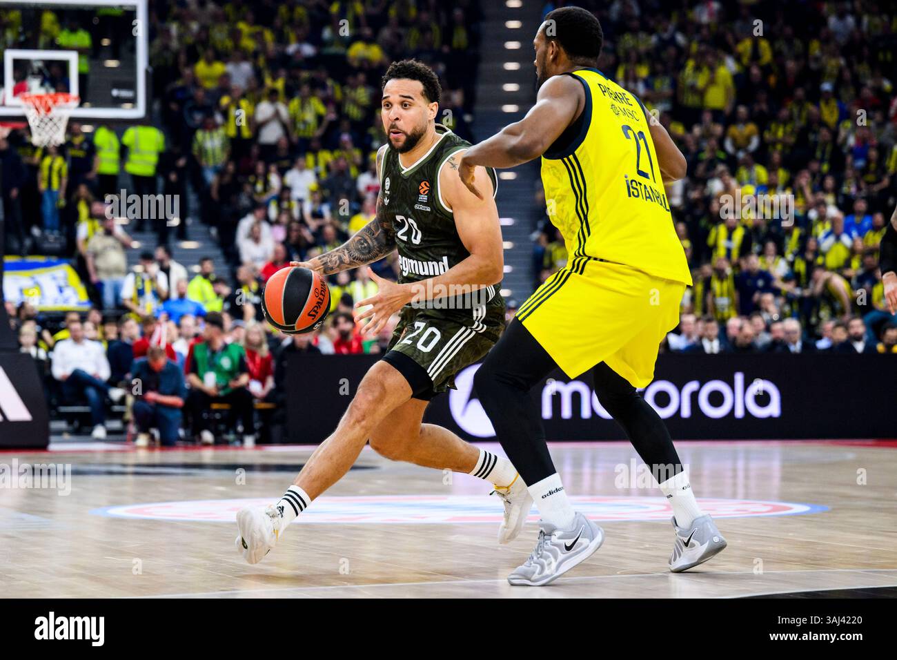Munich, Germany. 10th Apr, 2025. Basketball: Euroleague, FC Bayern ...