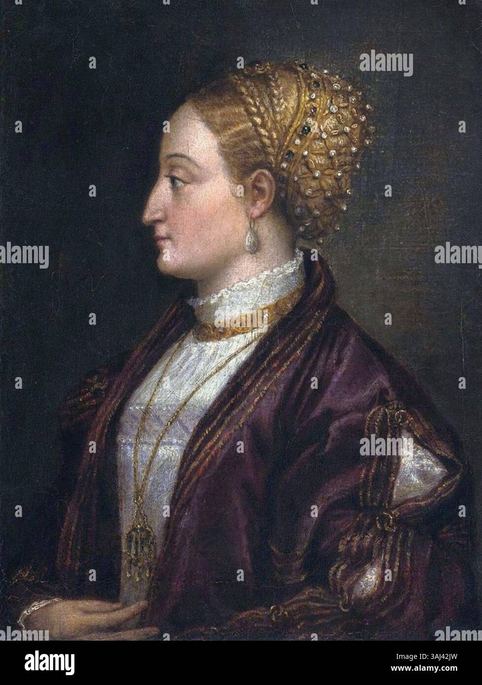 Pearl snood hi-res stock photography and images - Alamy