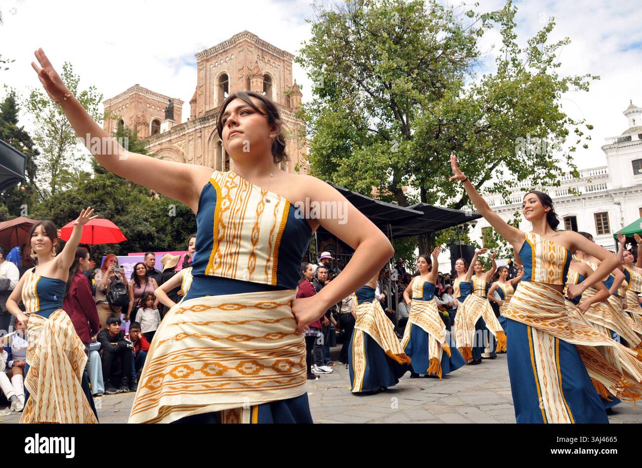 CUENCA STUDENT PARADE FIESTAS DE CUENCA Cuenca,Ecuador April 10, 2025 ...