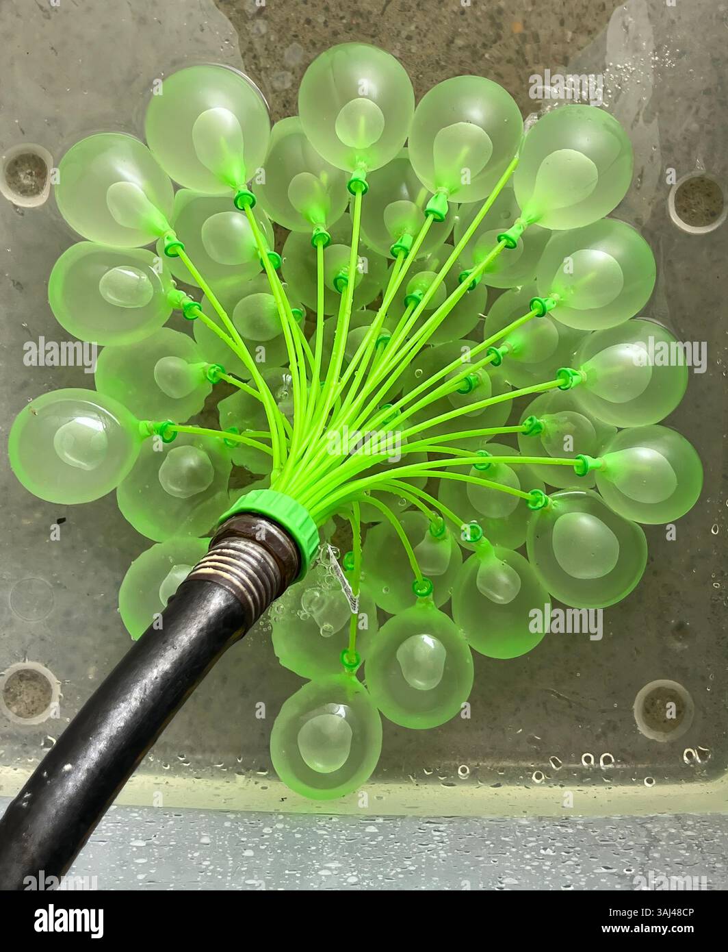 Diy water balloons hi-res stock photography and images - Alamy