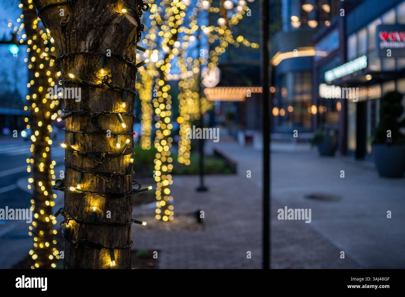 Decorative street lighting hi-res stock photography and images - Alamy