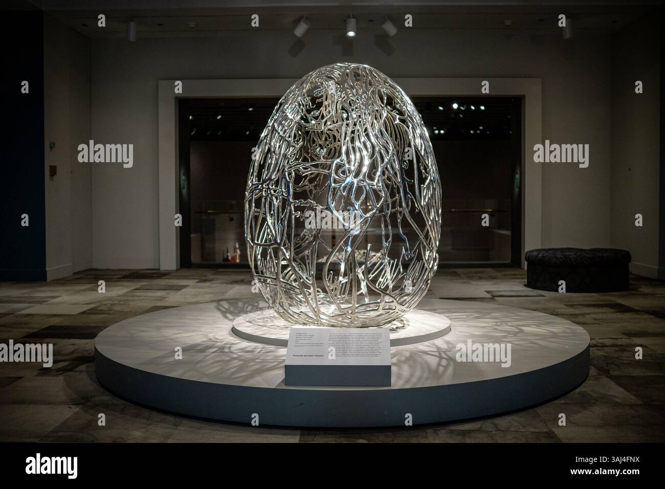 African womans sculpture museum hi-res stock photography and images - Alamy