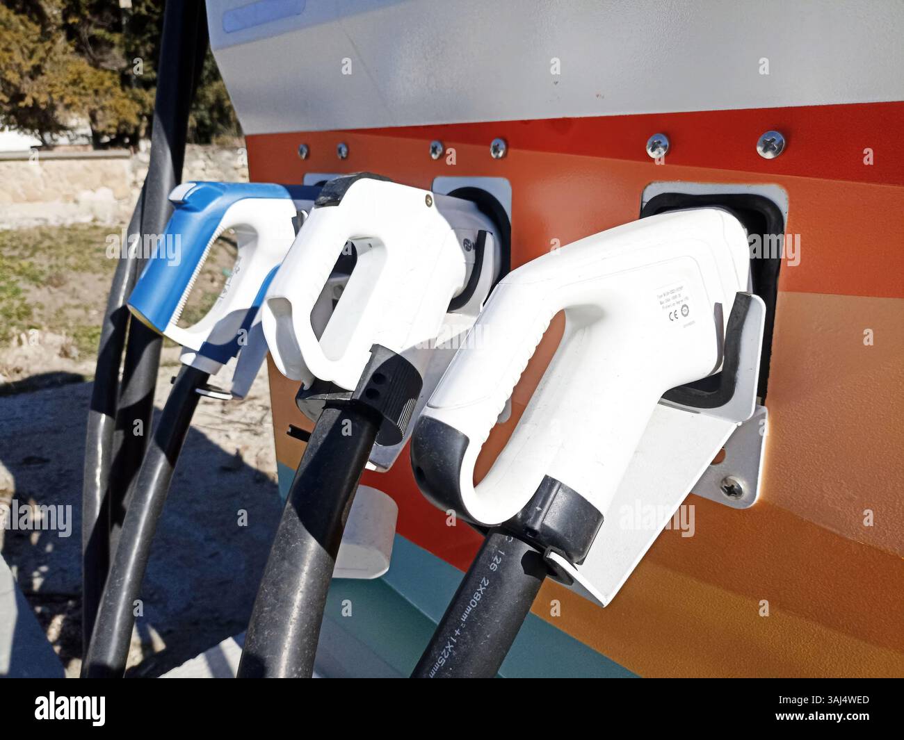 Ev electric connectors hi-res stock photography and images - Alamy