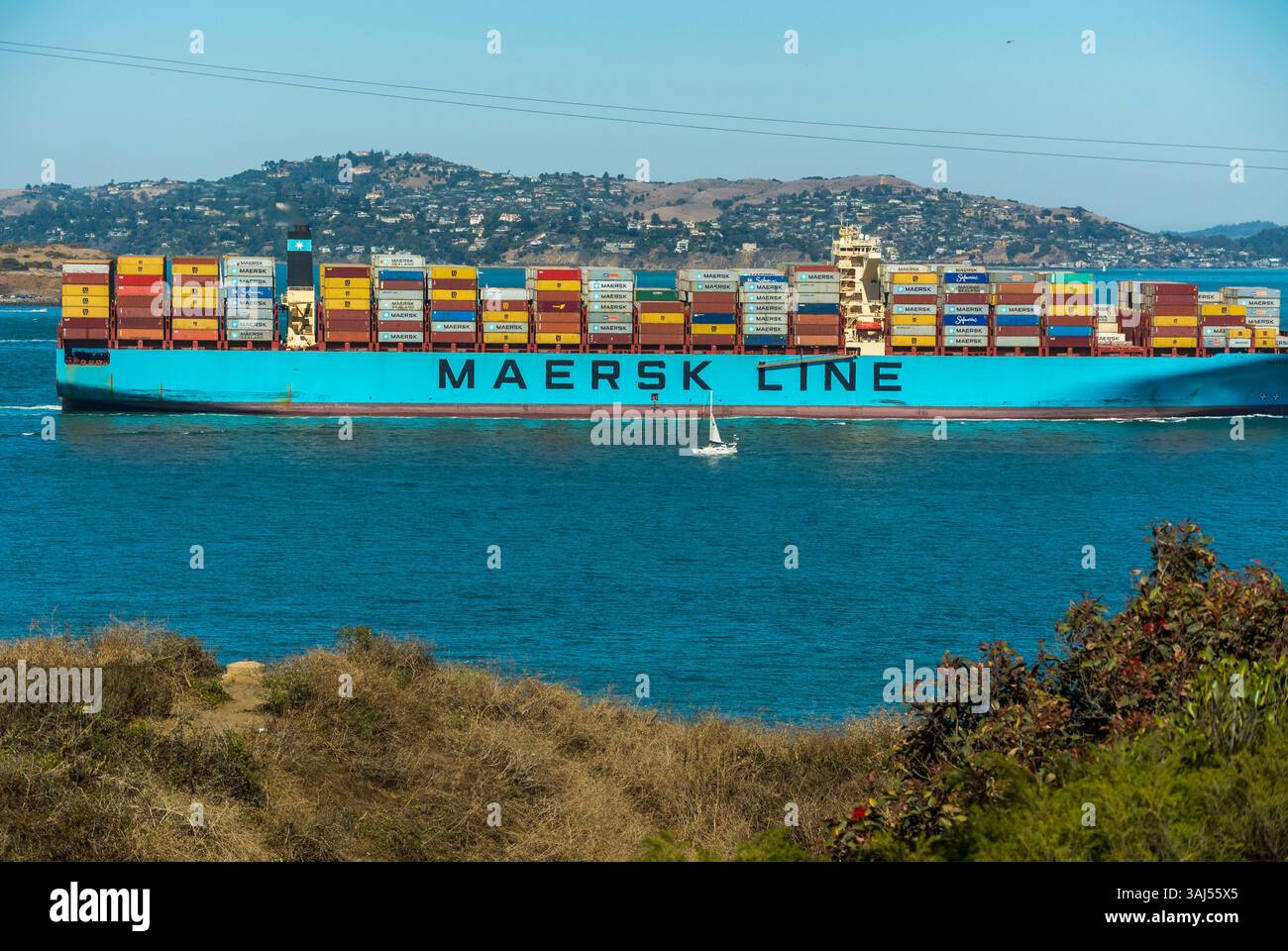 San Francisco, CA, USA, Large Shipping Cargo Vessel on San Francisco ...