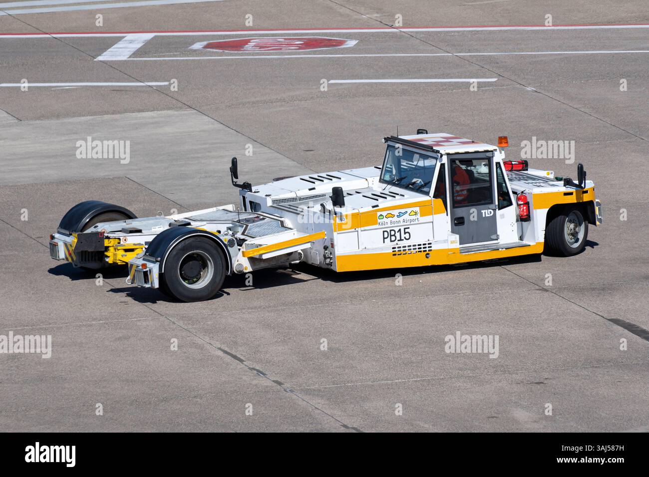 TLD towbarless pushback tug at Cologne Bonn Airport Stock Photo - Alamy