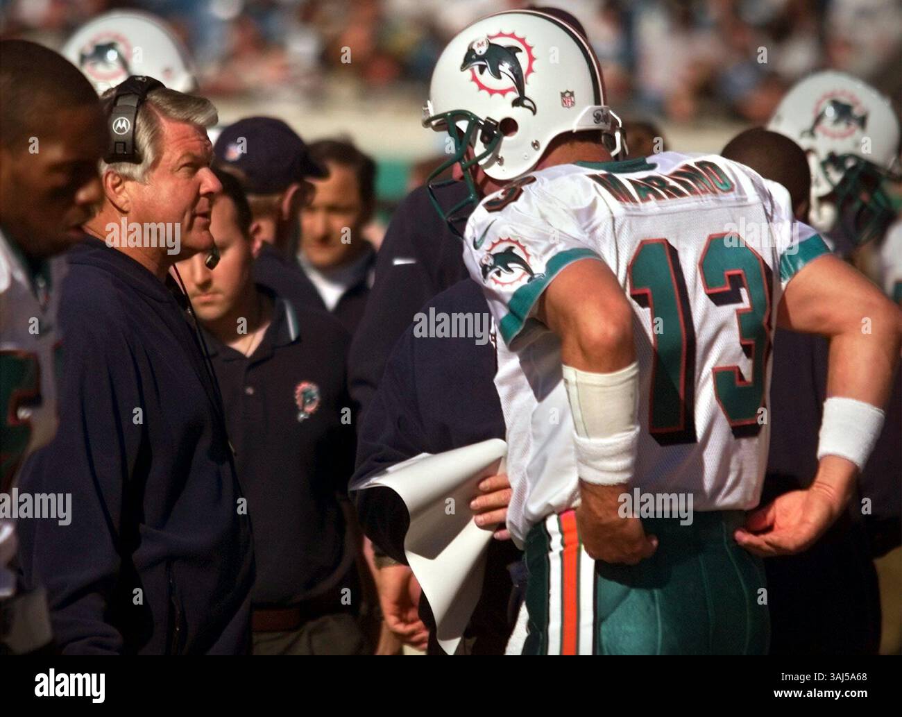 Jacksonville jaguars 2000 dolphins hi-res stock photography and images ...