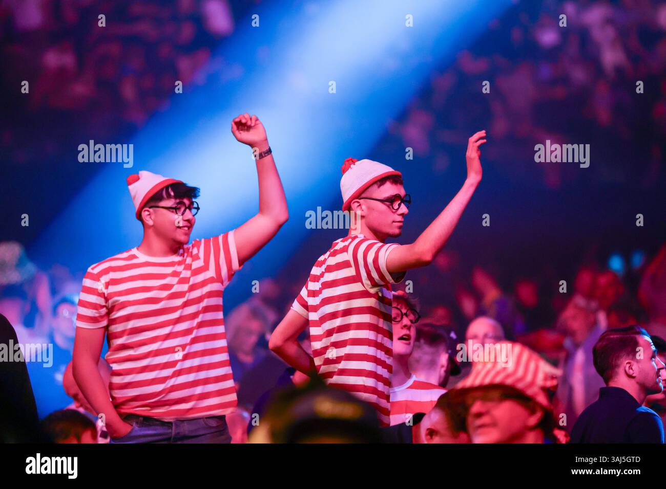 AO Arena, Manchester, UK. 10th Apr, 2025. 2025 PDC Premier League Darts ...