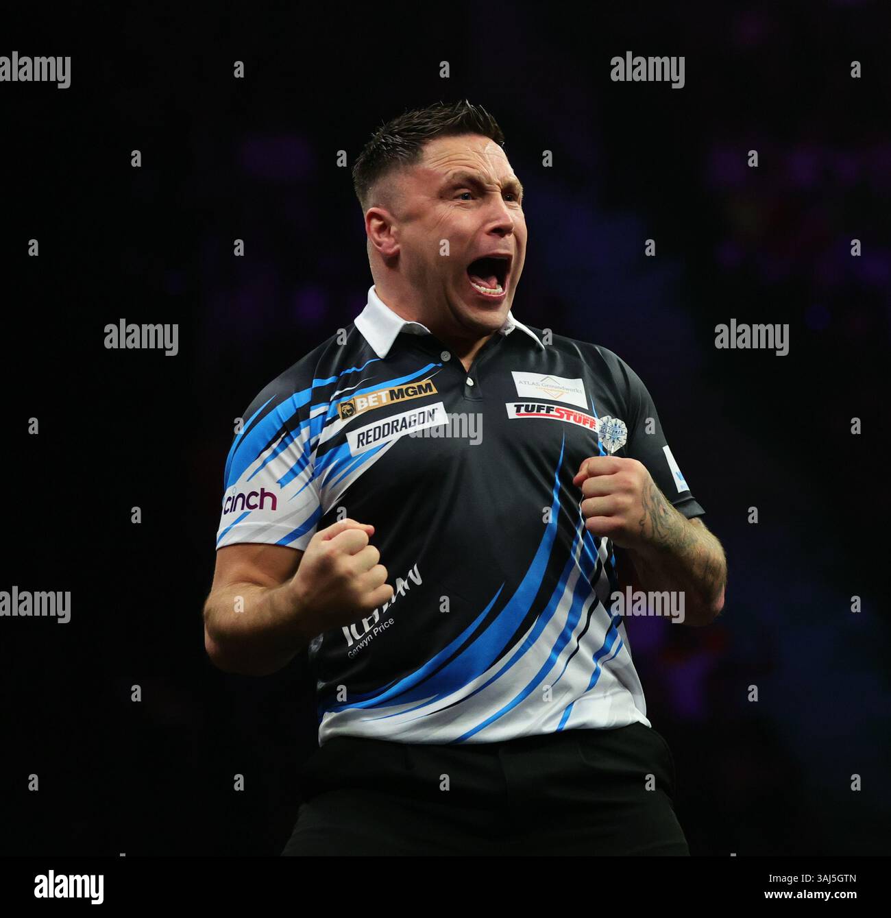 AO Arena, Manchester, UK. 10th Apr, 2025. 2025 PDC Premier League Darts ...