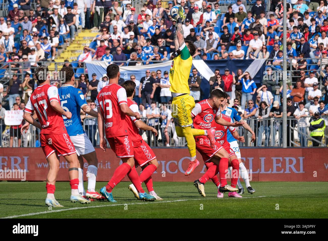 Marco Festa of Mantova 1911 during the Italian Serie B soccer ...