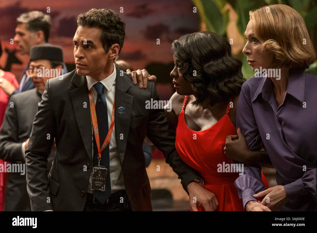 G20 (2025) Viola Davis as President Danielle Sutton Elizabeth Marvel as ...