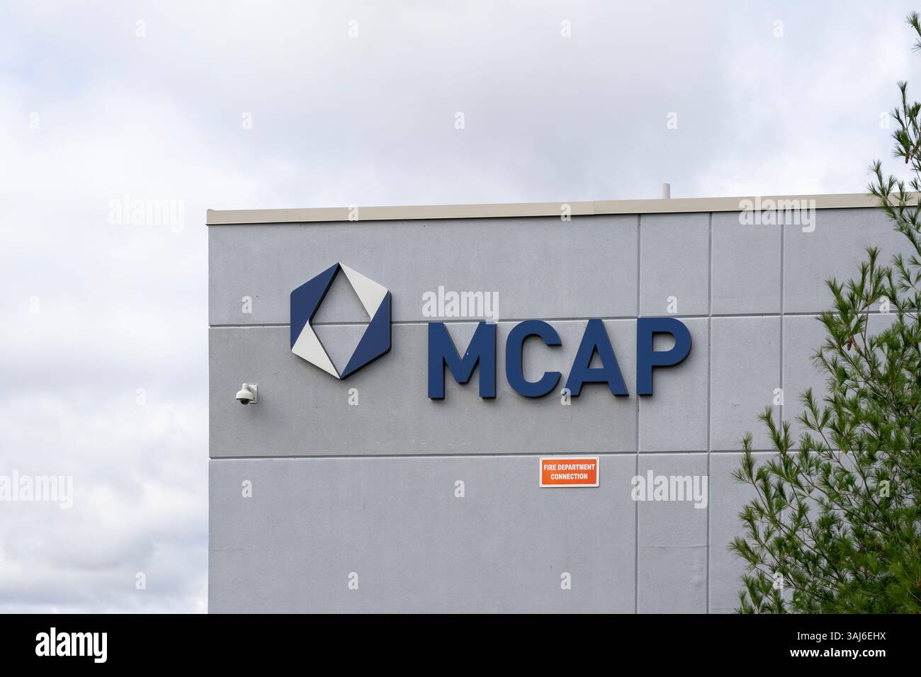 School buses in a parking lot in Waterloo, ON, Canada Stock Photo - Alamy