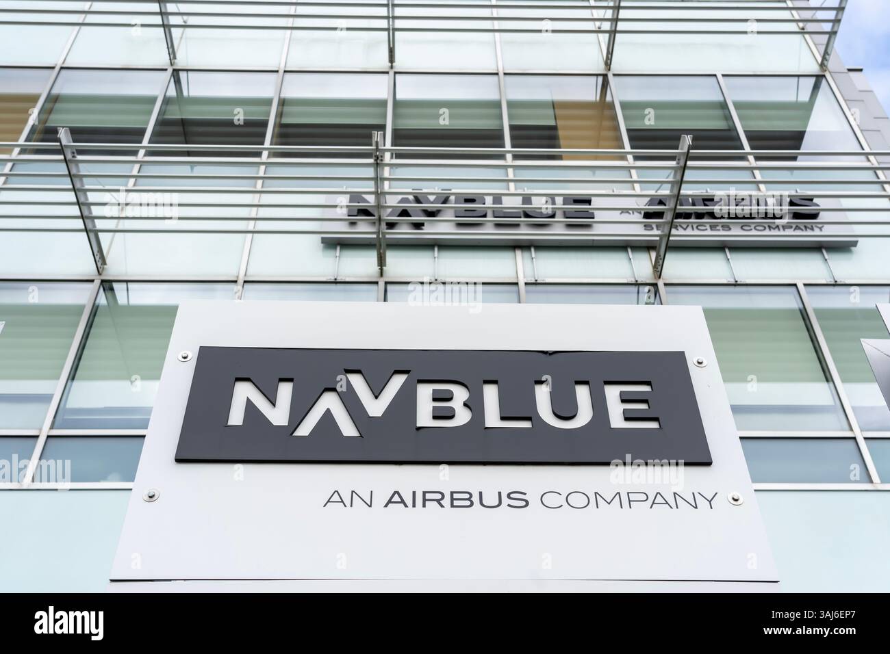 Flight company logo hi-res stock photography and images - Alamy