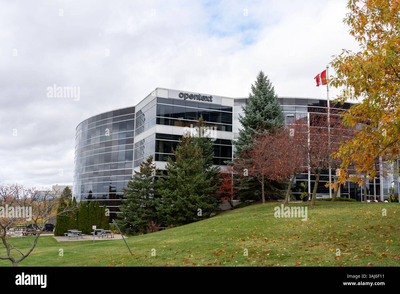 Opentext office waterloo hi-res stock photography and images - Alamy