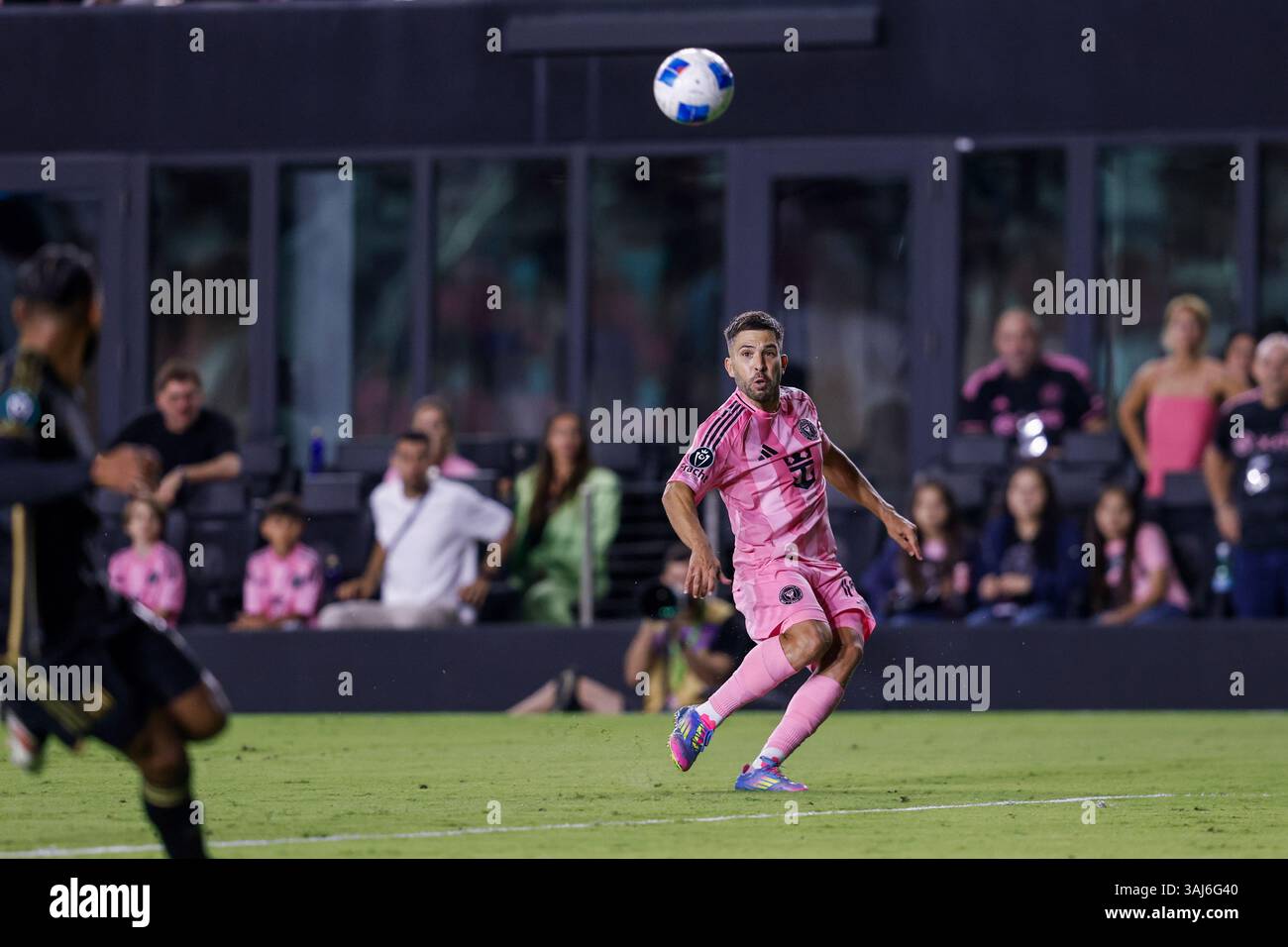 FORT LAUDERDALE, FL - APRIL 09: Jordi Alba #18 of Inter Miami CF ...