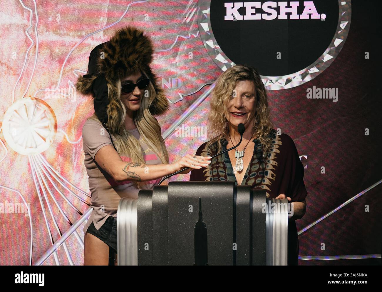 April 10, 2025, Deer, New York: (new) kesha illuminated empire state ...