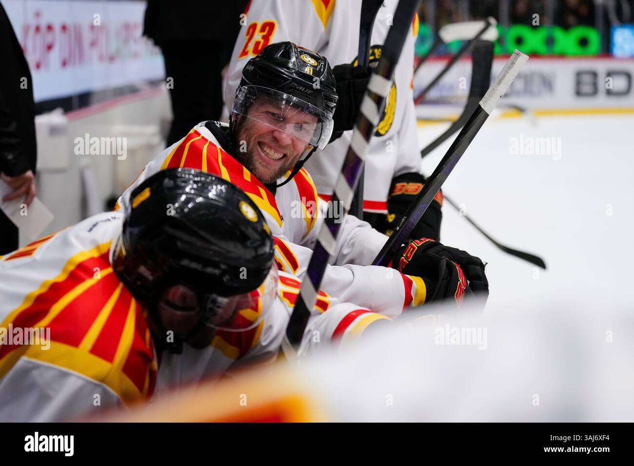 250410 Brynäs Greg Scott jublar under semifinal fyra i SHL mellan Skellefteå och Brynäs den 10 ...
