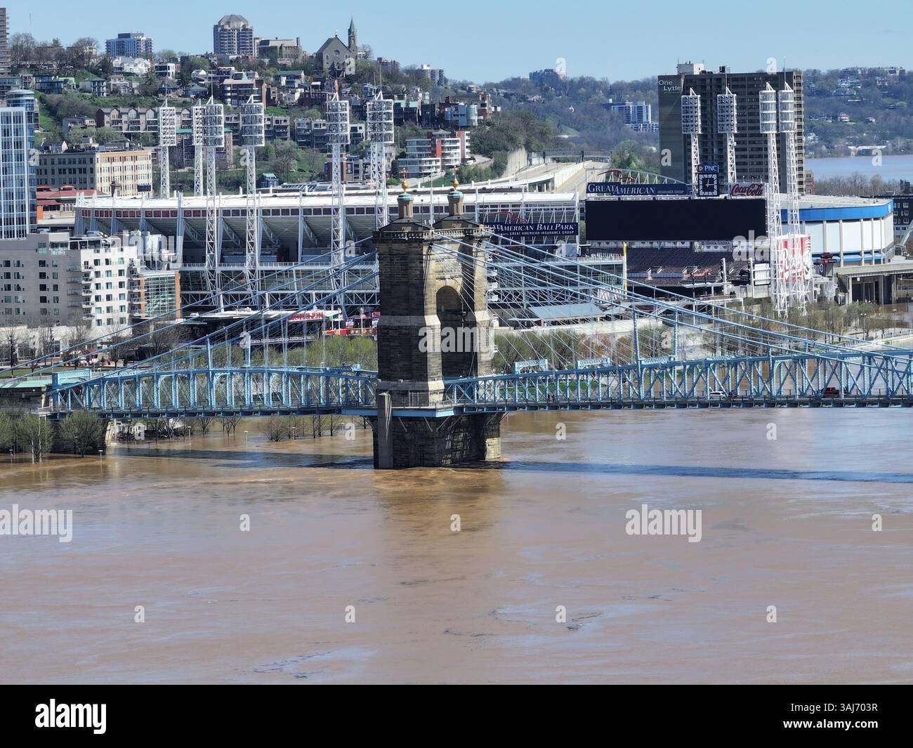 April 10: Ohio River flooding causes damage in Kentucky and Indiana on ...