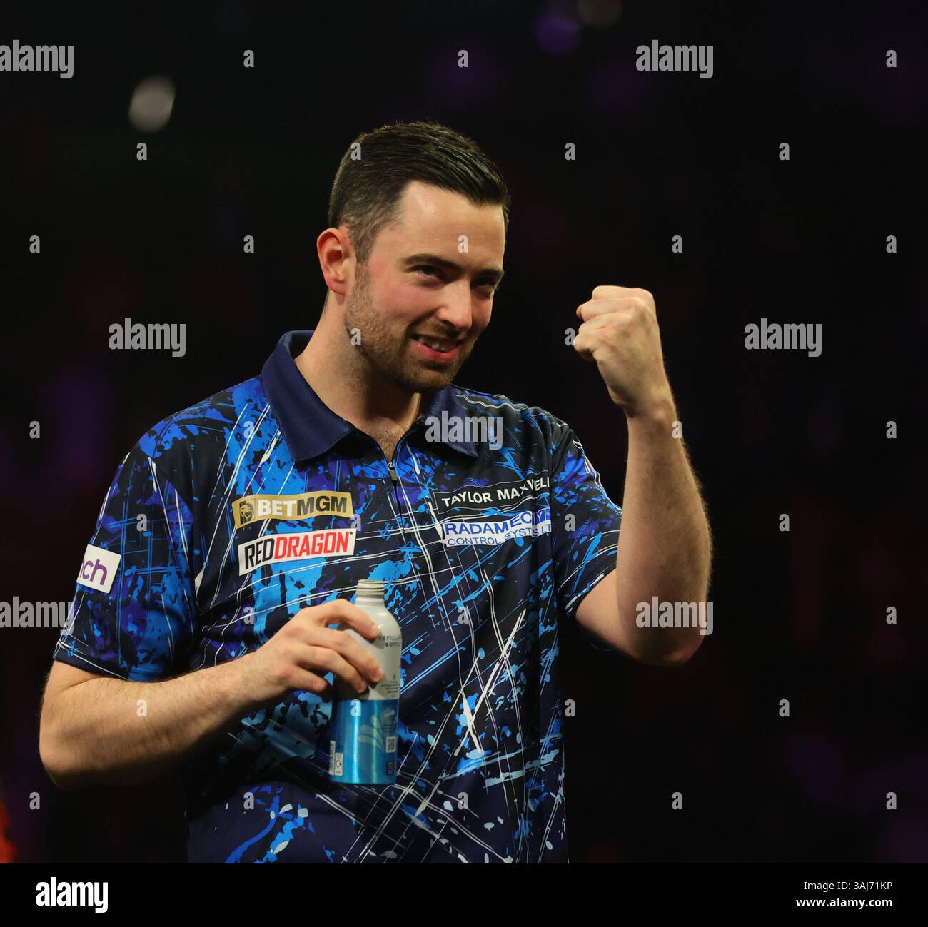 AO Arena, Manchester, UK. 10th Apr, 2025. 2025 PDC Premier League Darts ...