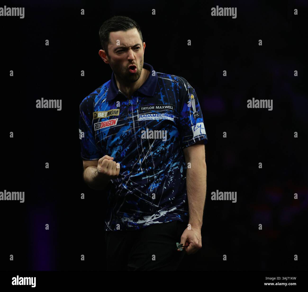 AO Arena, Manchester, UK. 10th Apr, 2025. 2025 PDC Premier League Darts ...