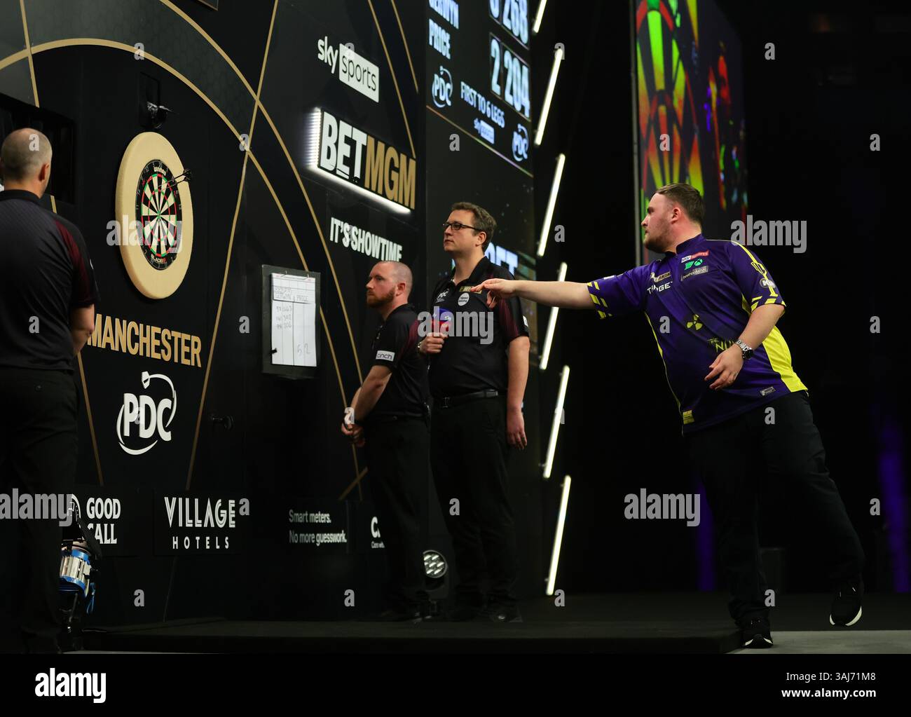 10th April 2025, AO Arena, Manchester, England; 2025 PDC Premier League ...