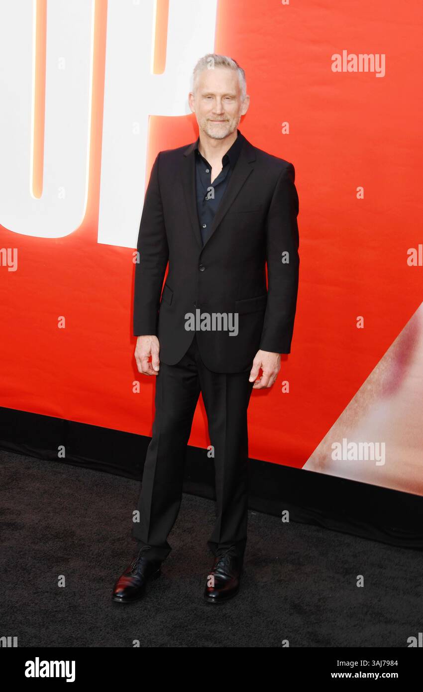 HOLLYWOOD, CALIFORNIA - APRIL 08: Reed Diamond attends the premiere of ...