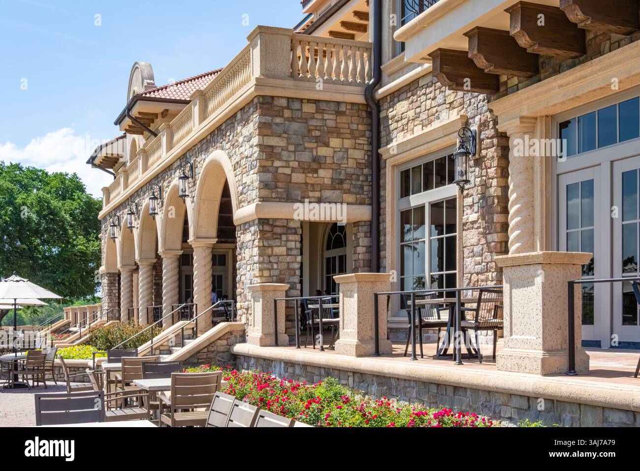 Tpc sawgrass clubhouse terrace hi-res stock photography and images - Alamy