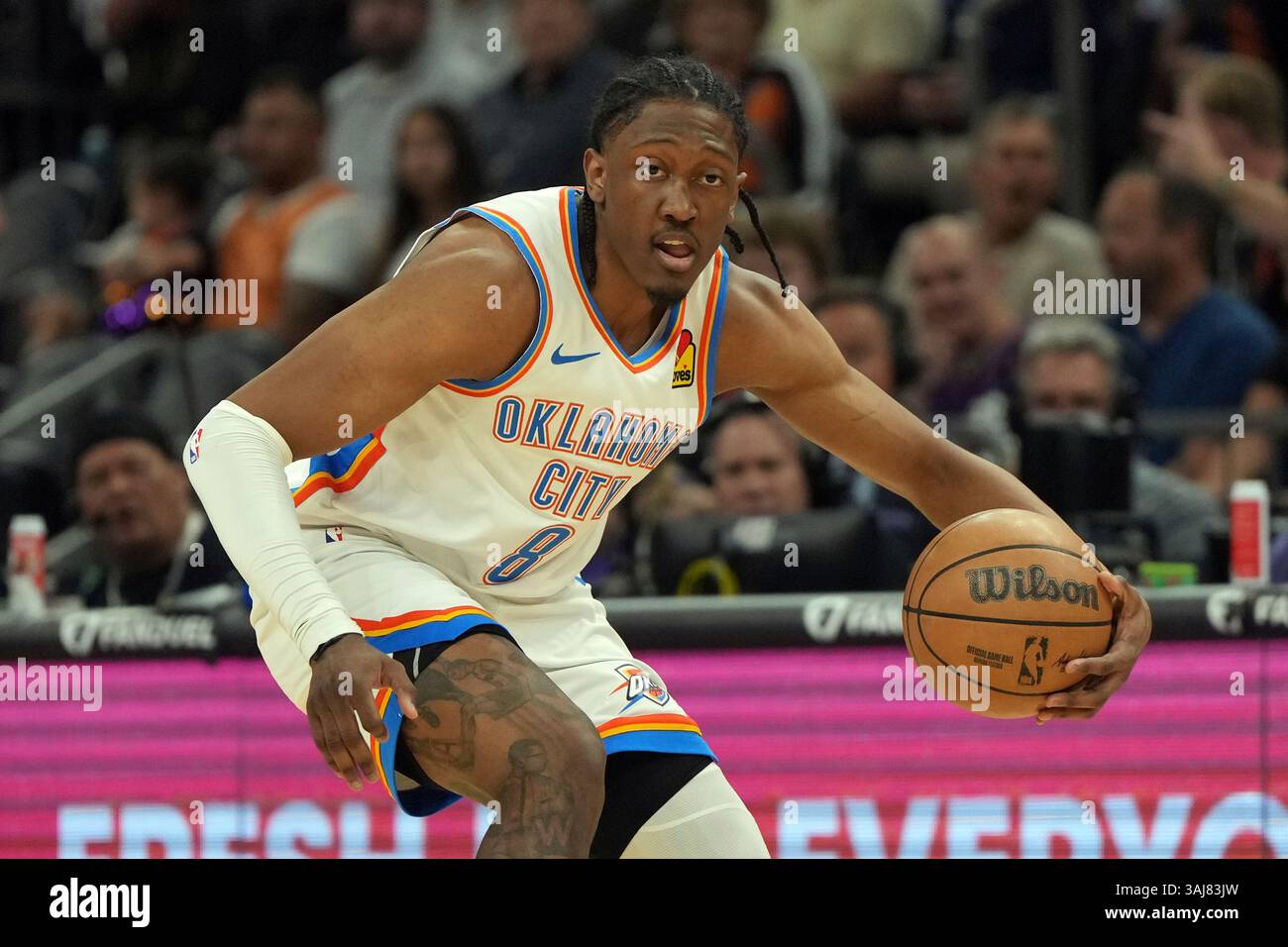 Oklahoma City Thunder forward Jalen Williams (8) against the Phoenix Suns during the first half ...