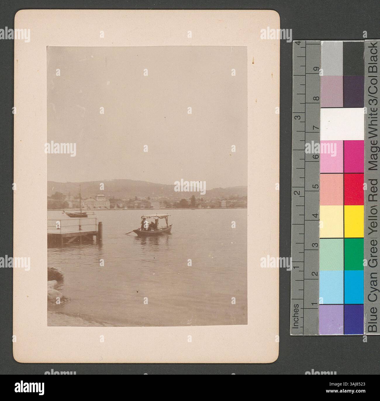 Photograph of a rowing boat, captured between 1891 and 1910, depicting ...