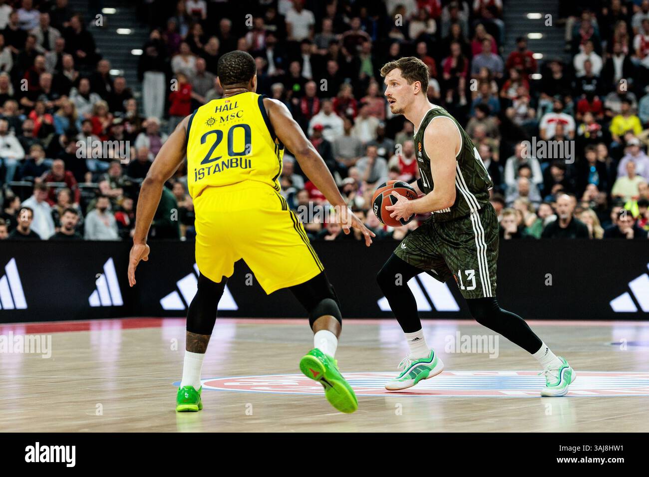 Devon Hall (Fenerbahce Beko Istanbul, 20), Andreas 'Andi' Obst (FC ...