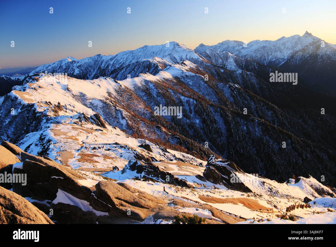 Mt yari hotaka mountain range hi-res stock photography and images - Alamy