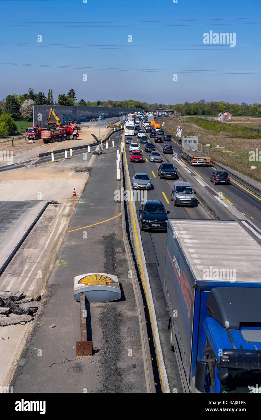 Autobahnbaustelle, die A57 wird auf dem Abschnitt zwischen dem ...