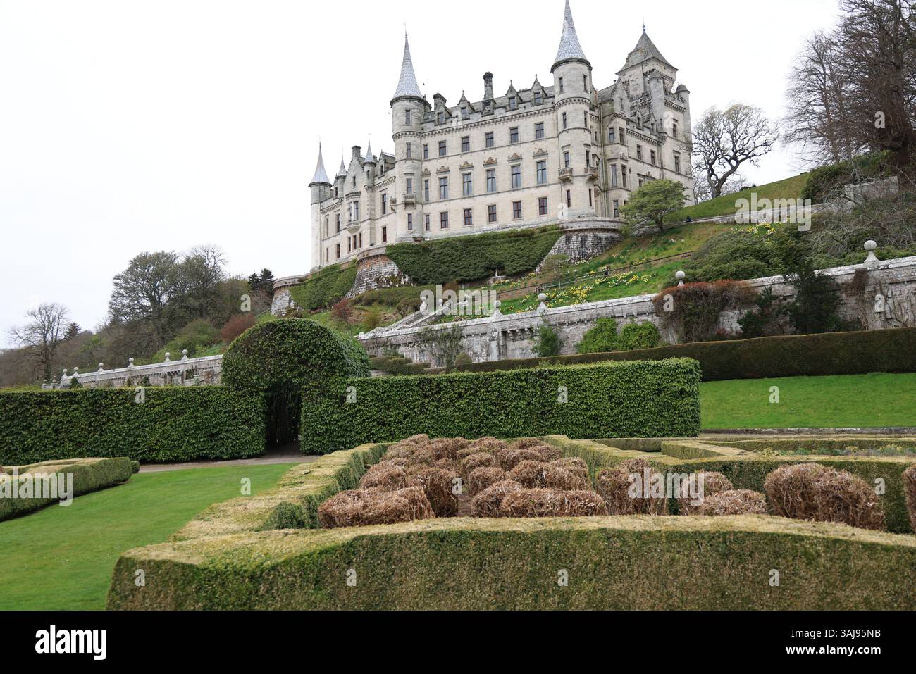 Dunrobin castle in scotland Stock Photo - Alamy