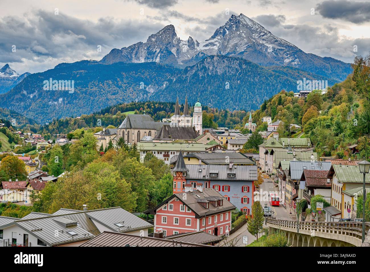 the centre of Berchtesgaden with the Watzmann massif in the background ...