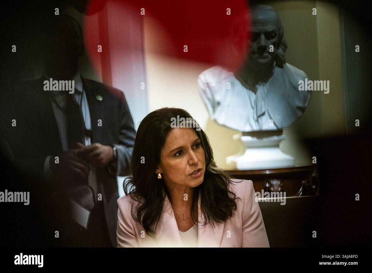 Tulsi gabbard portrait hi-res stock photography and images - Alamy