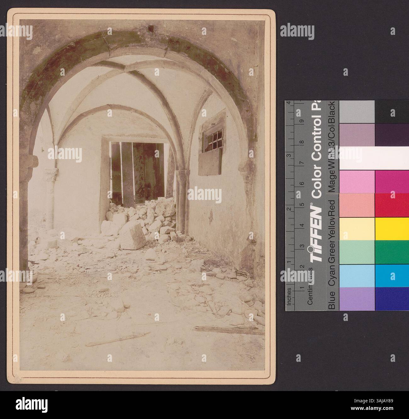 This 1898 photograph shows the intricate cross vault (Kreuzgewölbe ...